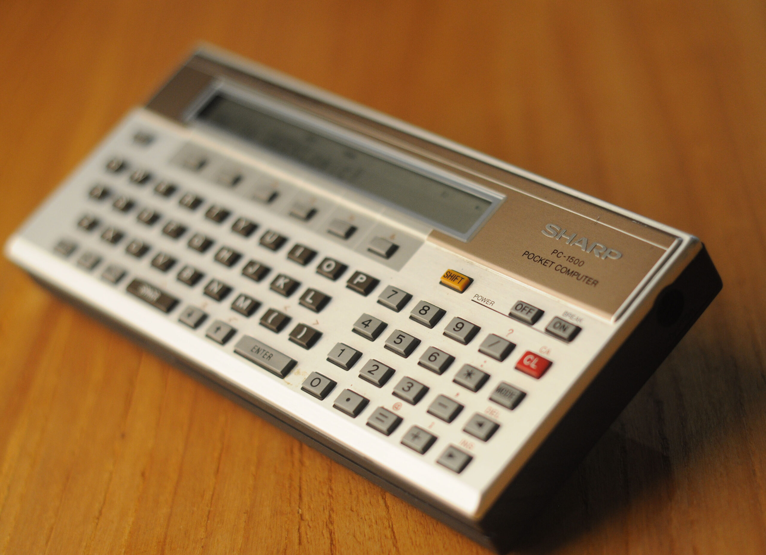 80年代的口袋计算机：SHARP PC-1500 - GeekLogic